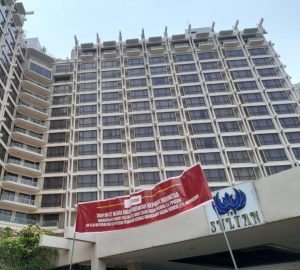 Eksekusi Hotel Sultan dan Akhir Kapitalisme Kroni Warisan Orde Baru